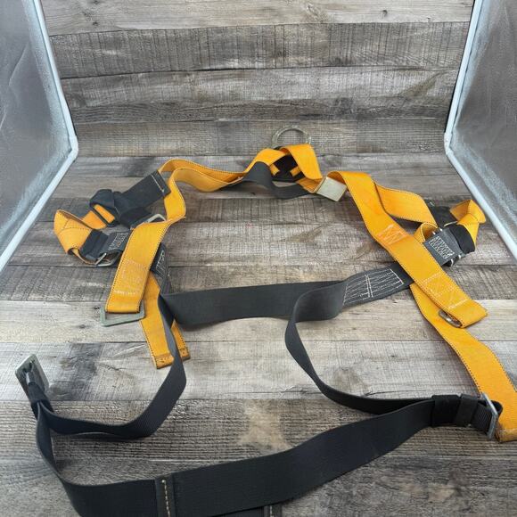 Miller Titan | Other | Miller Titan Full Body Harness Lanyard Fall ...